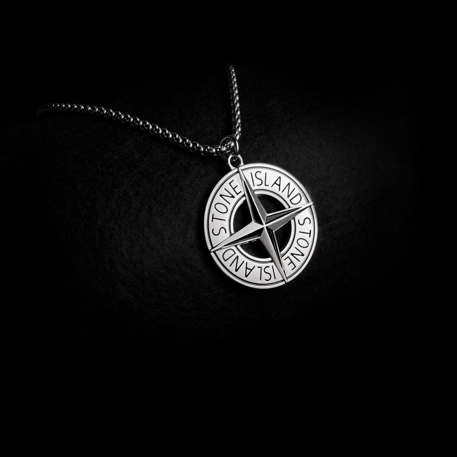 Neck pendant «STONE ISLAND» – Royale Chain